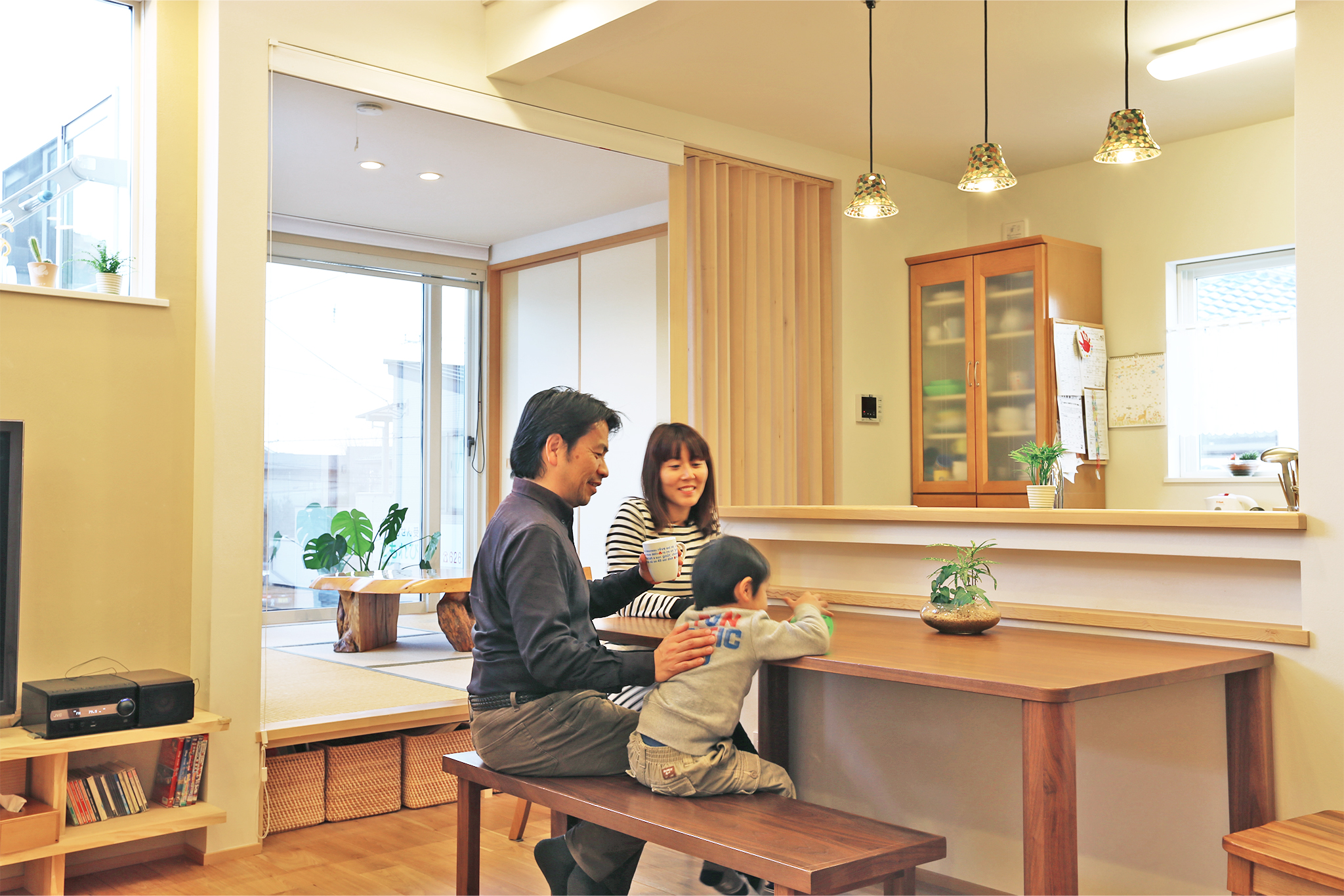 自然素材で創った6LDKのモダンな2世帯注文住宅 | カクニシビルダー｜宇都宮市,鹿沼市の注文住宅・デザイン住宅が得意な工務店